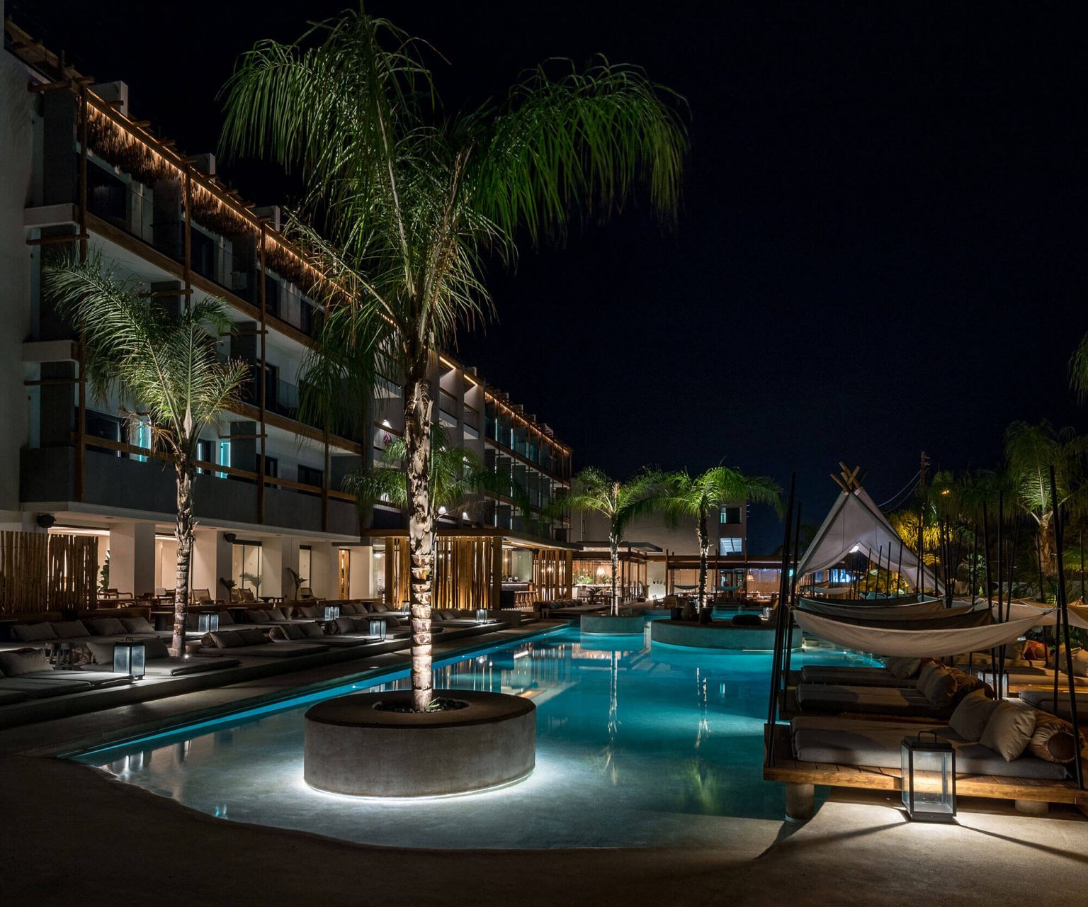 LED Poolbeleuchtung - Hotel Syntopia - Döllken Lighting